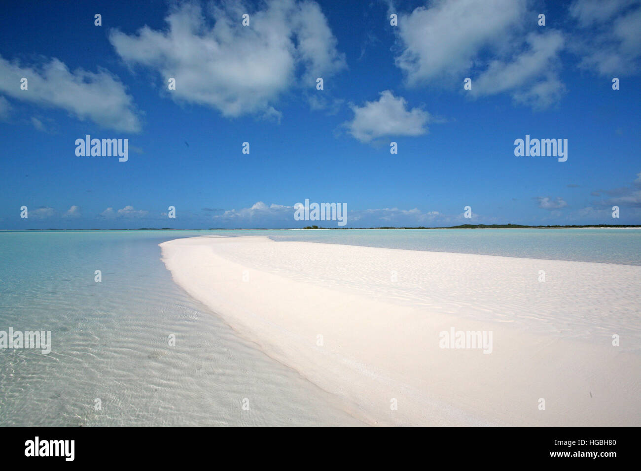 Sandbar crystal clear blue water beaches remote island in the Caribbean ...