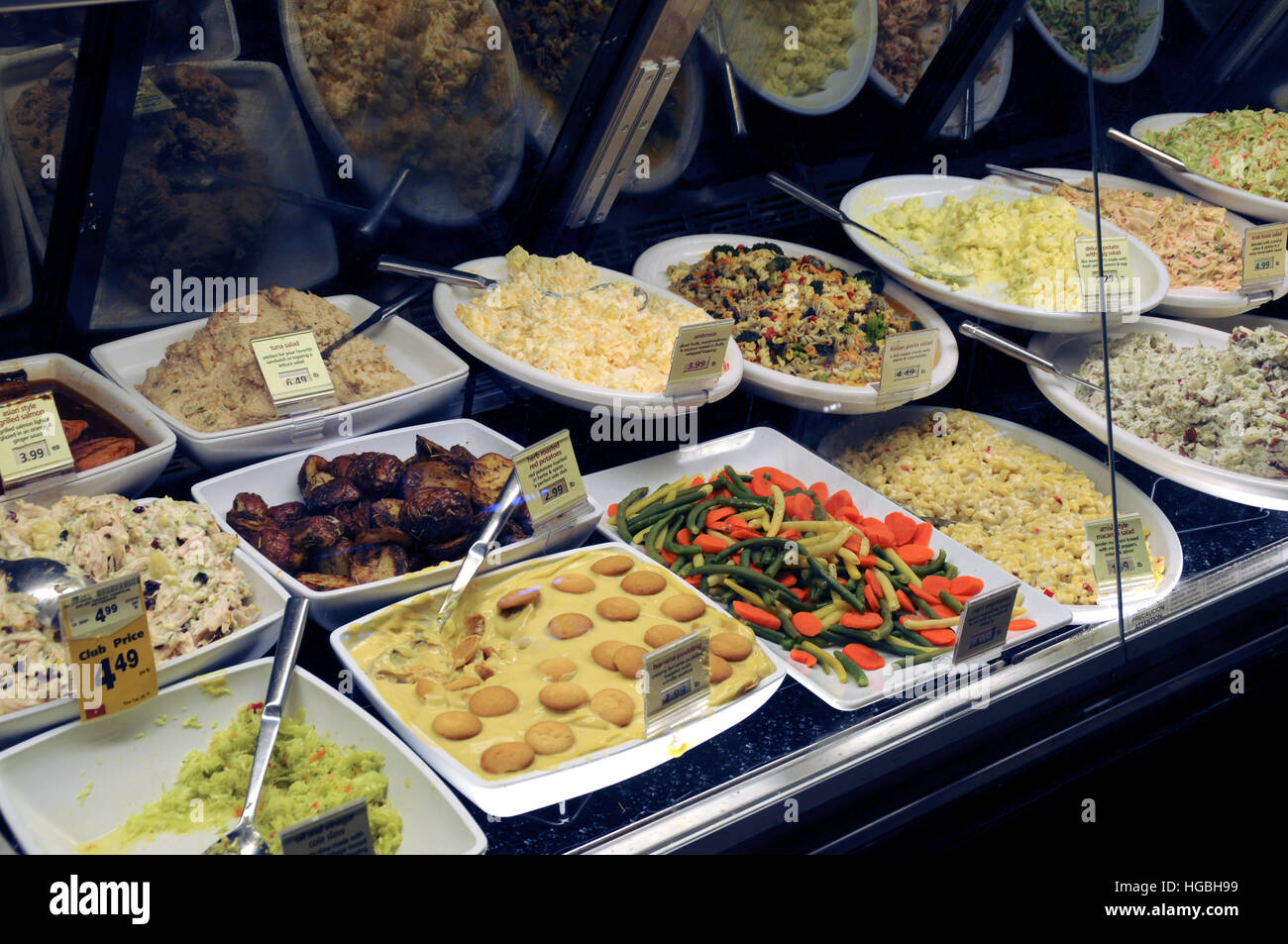 Deli section hi-res stock photography and images - Alamy