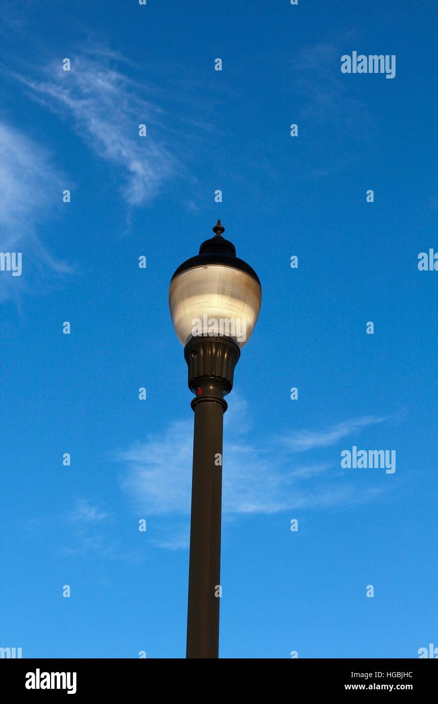 Light pole outside hi-res stock photography and images - Alamy