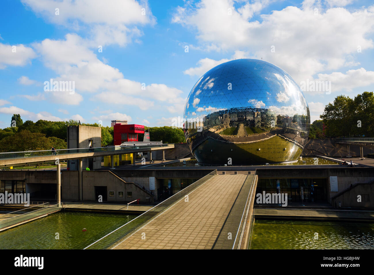 La Geode in the Parc de la Villette in Paris, France Stock Photo - Alamy