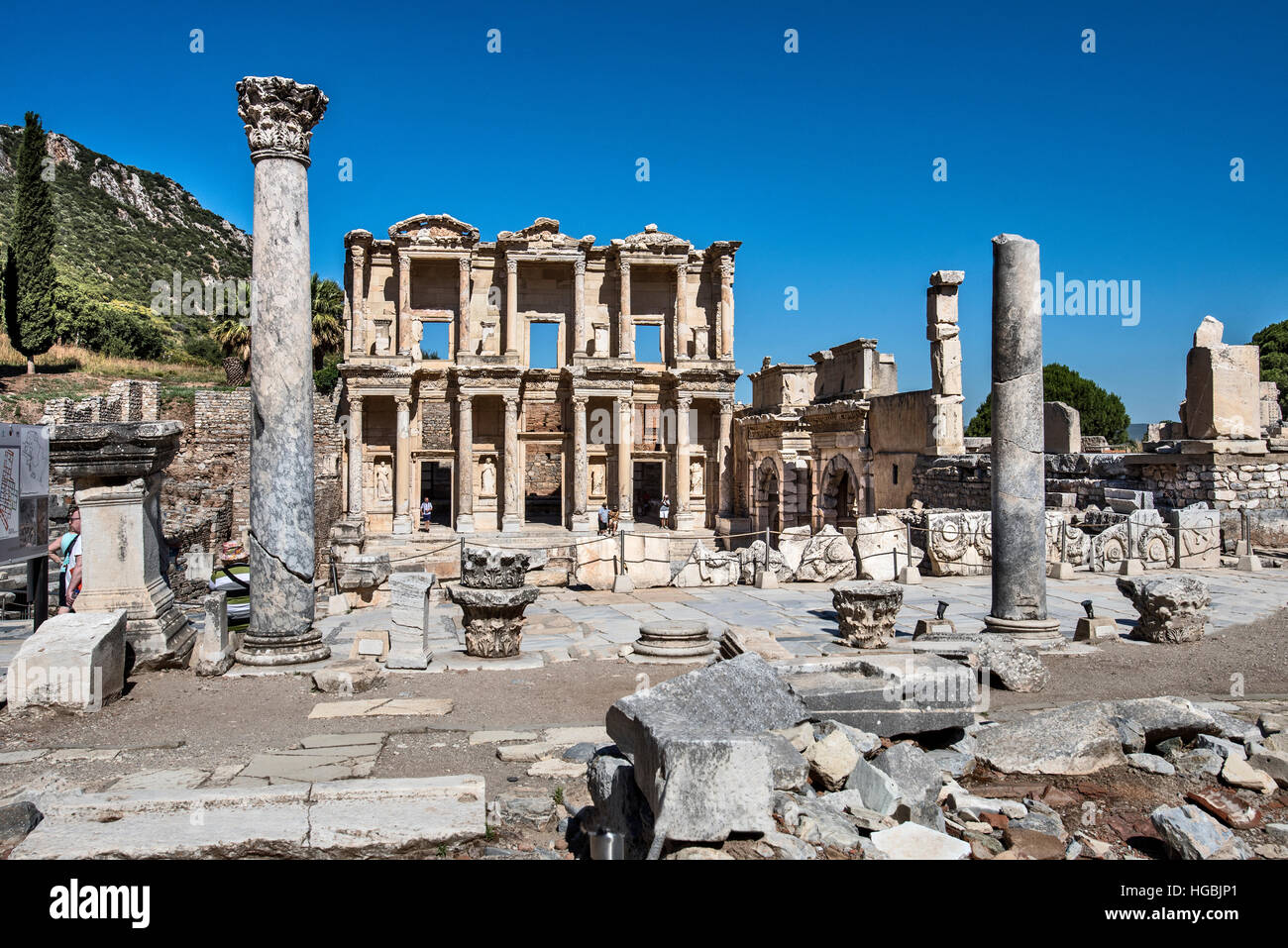 Ancient library hi-res stock photography and images - Alamy