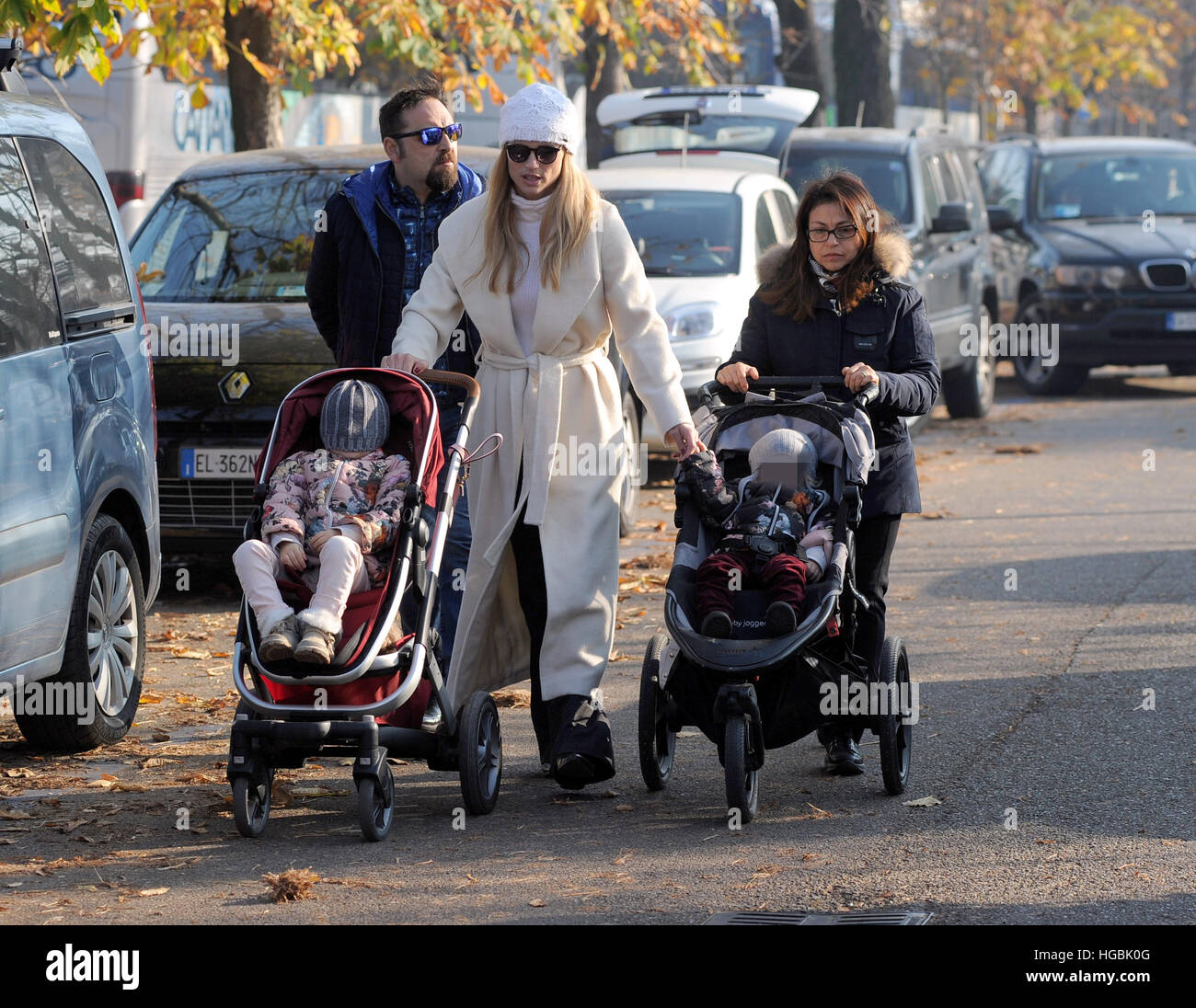 Michelle Hunziker takes her daughters Celeste and Sole to a local park ...