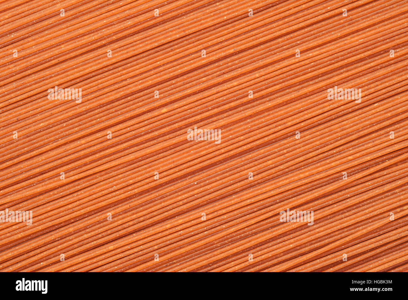 raw whole grain spaghetti pasta texture Stock Photo - Alamy
