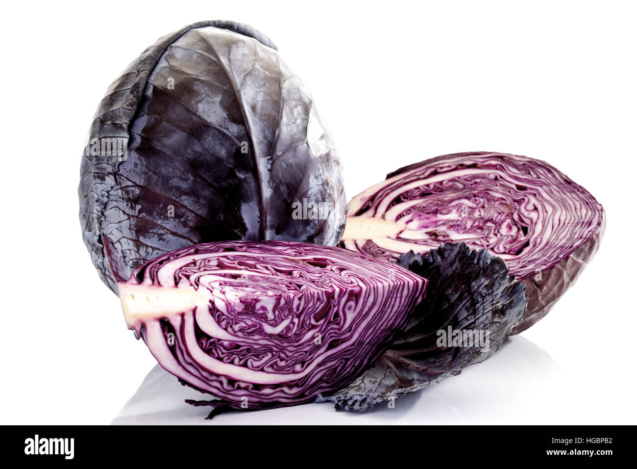 Two heads of red cabbage, one whole and one cut-open Stock Photo - Alamy