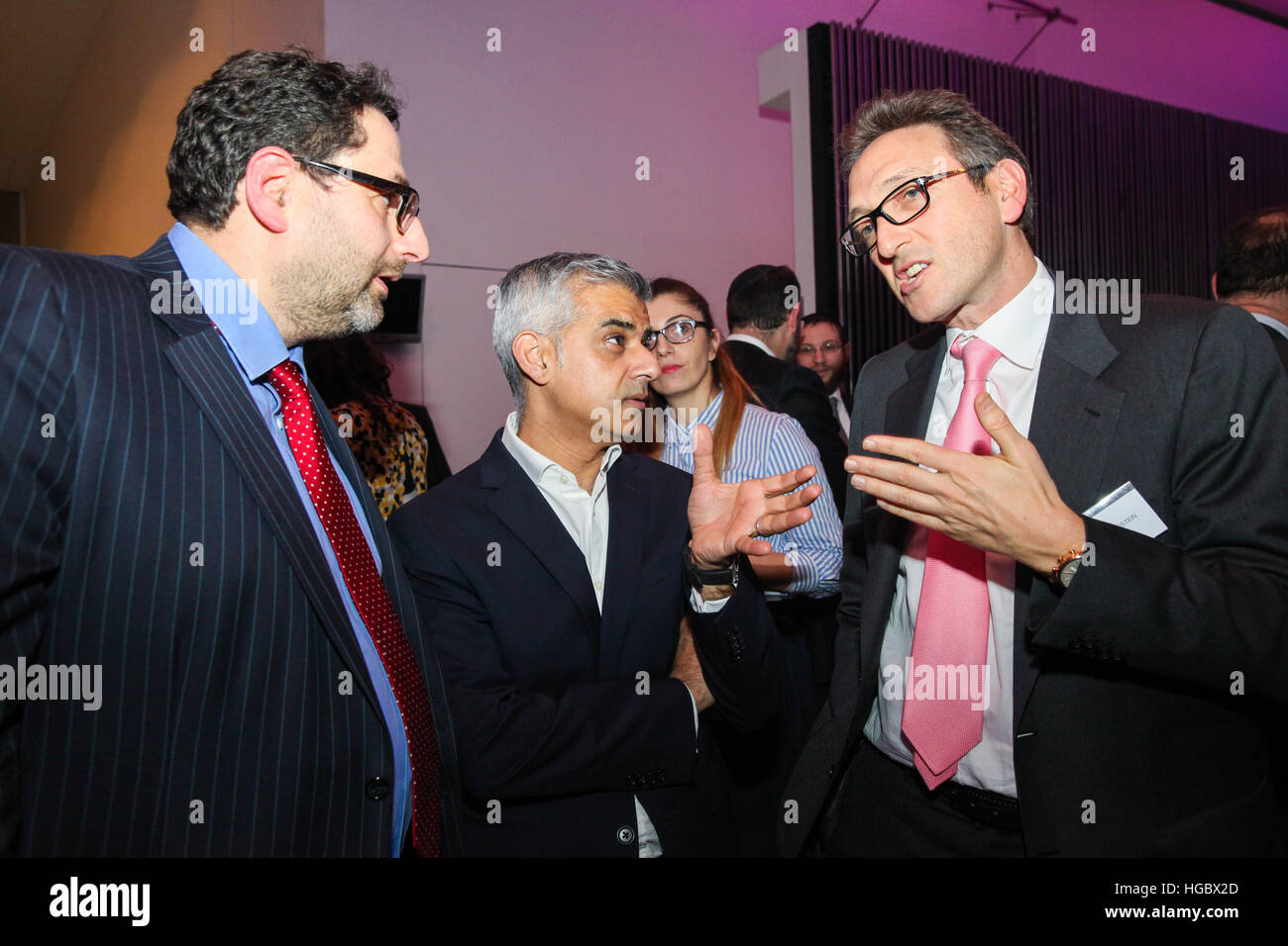 Sadiq Khan, Mark Regev and members of the Jewish community attend ...