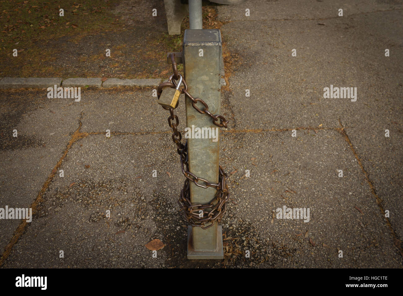 Safety chain hi-res stock photography and images - Alamy