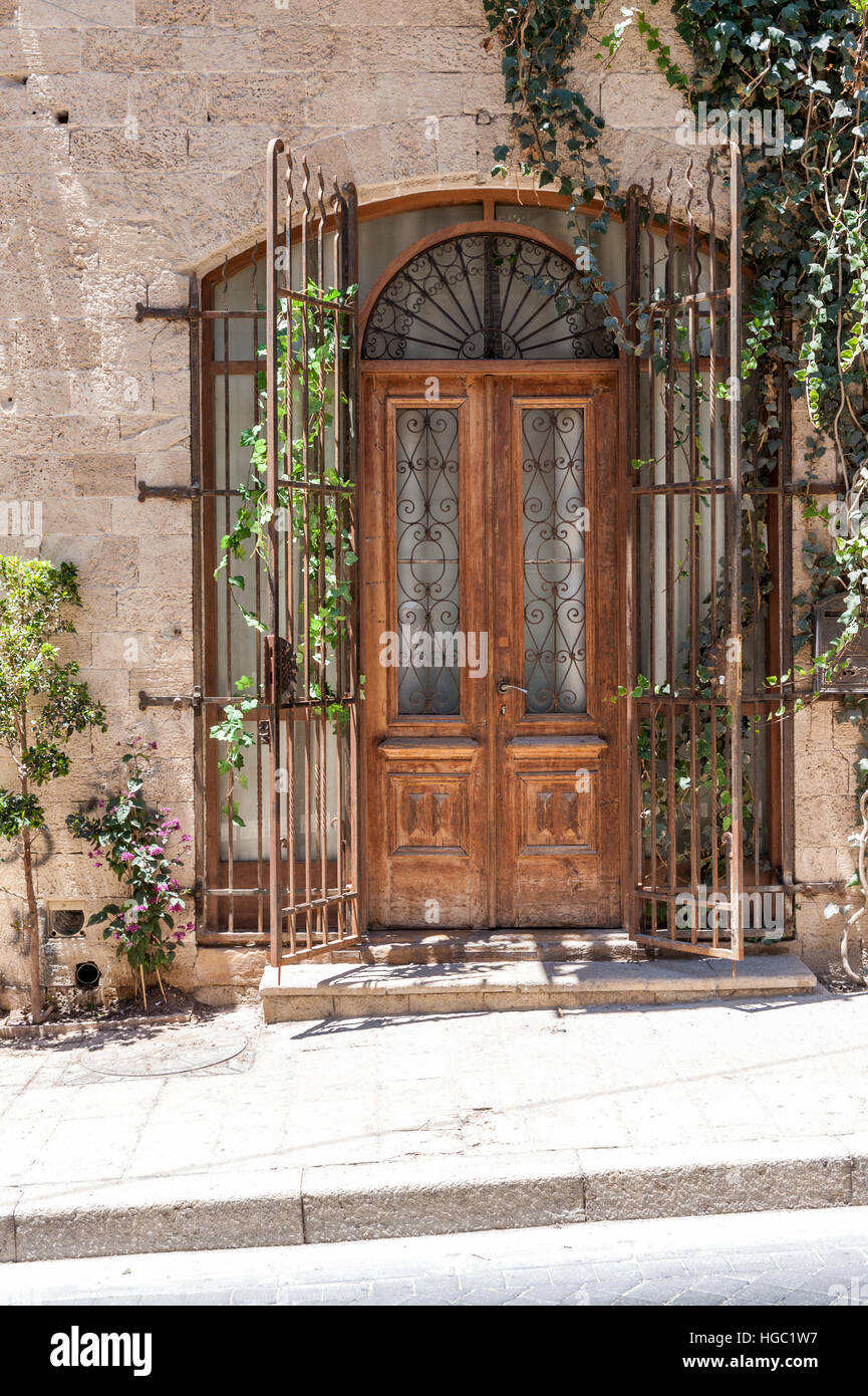 Israel doors hi-res stock photography and images - Alamy