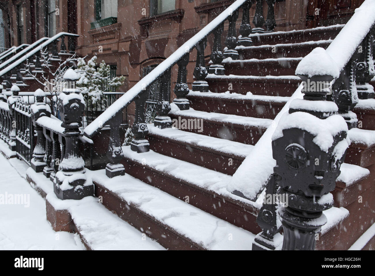 Front stoop stairs steps hi-res stock photography and images - Alamy