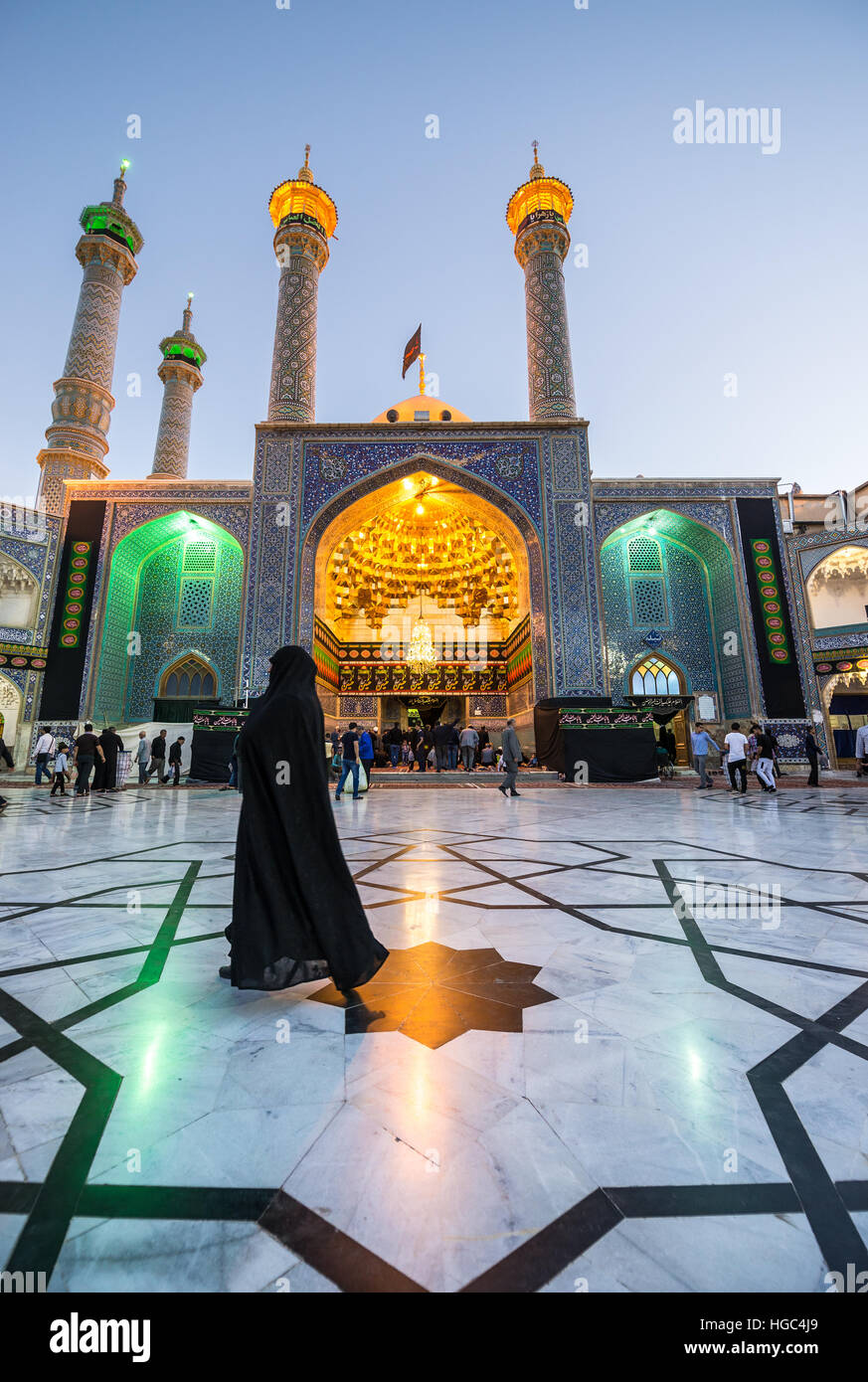 Woman with chador hi-res stock photography and images - Alamy