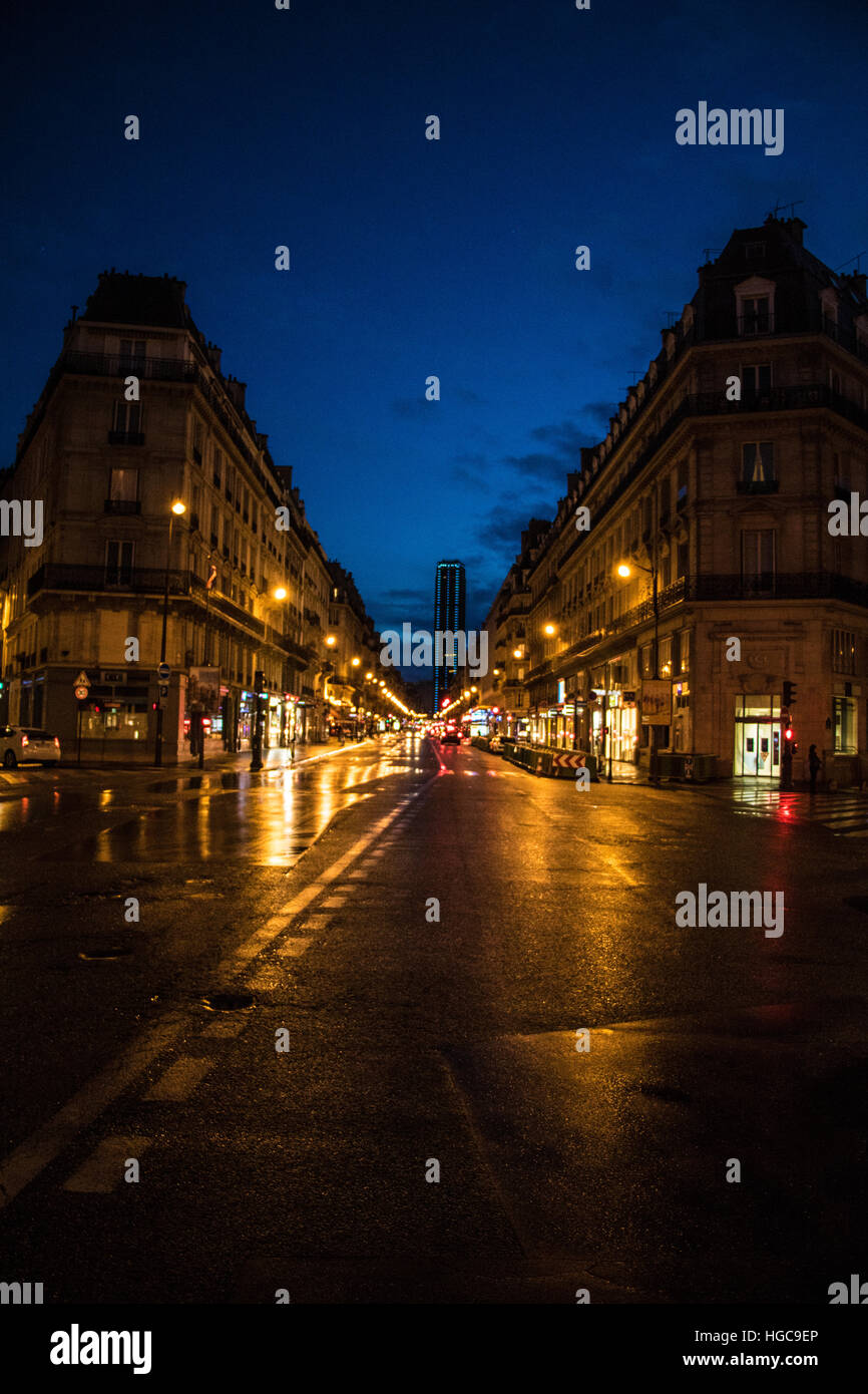 Paris streets night hi-res stock photography and images - Alamy