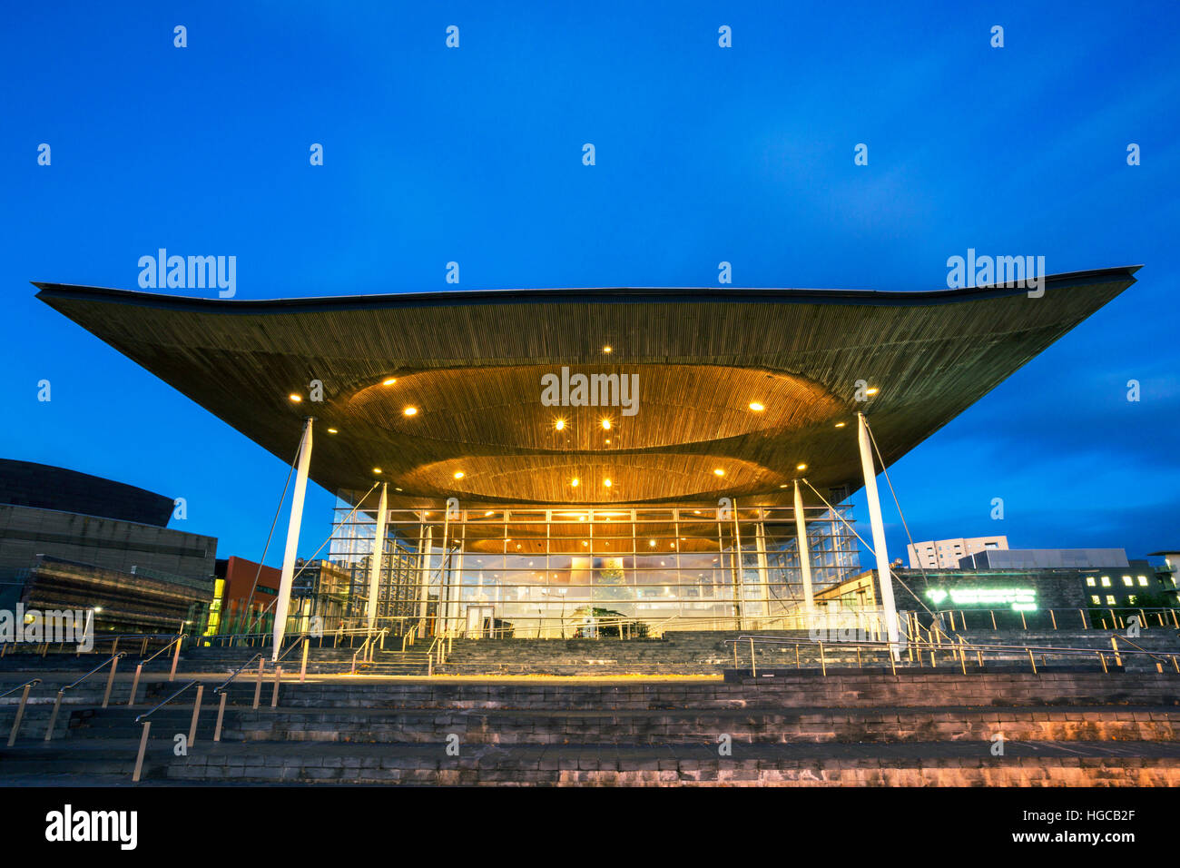 National assembly wales night cardiff hi-res stock photography and ...