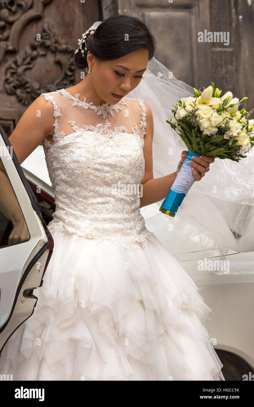 Filipino bride hi-res stock photography and images - Alamy