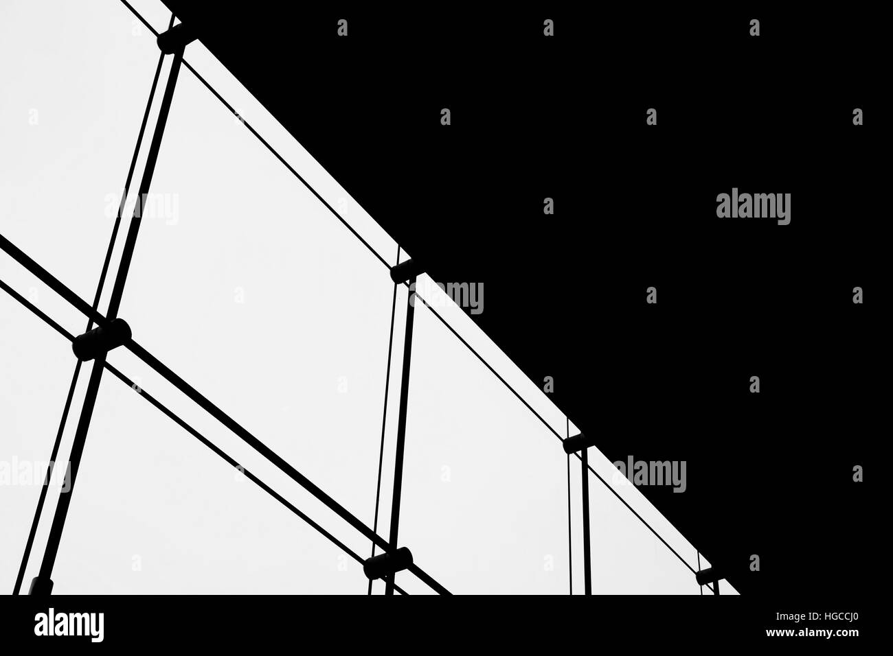 Diagonal lines in architecture hi-res stock photography and images - Alamy