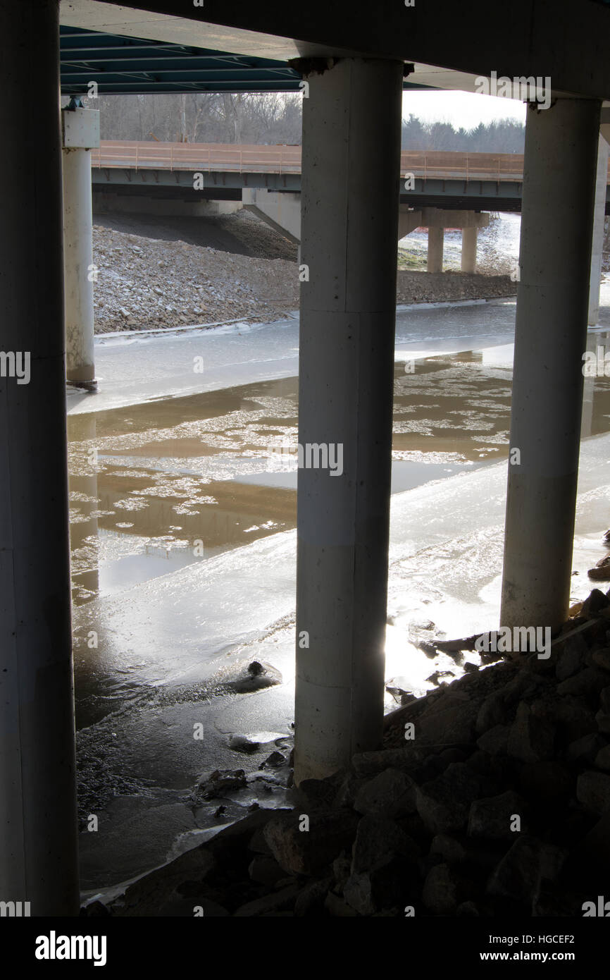 Highway overpass hi-res stock photography and images - Alamy