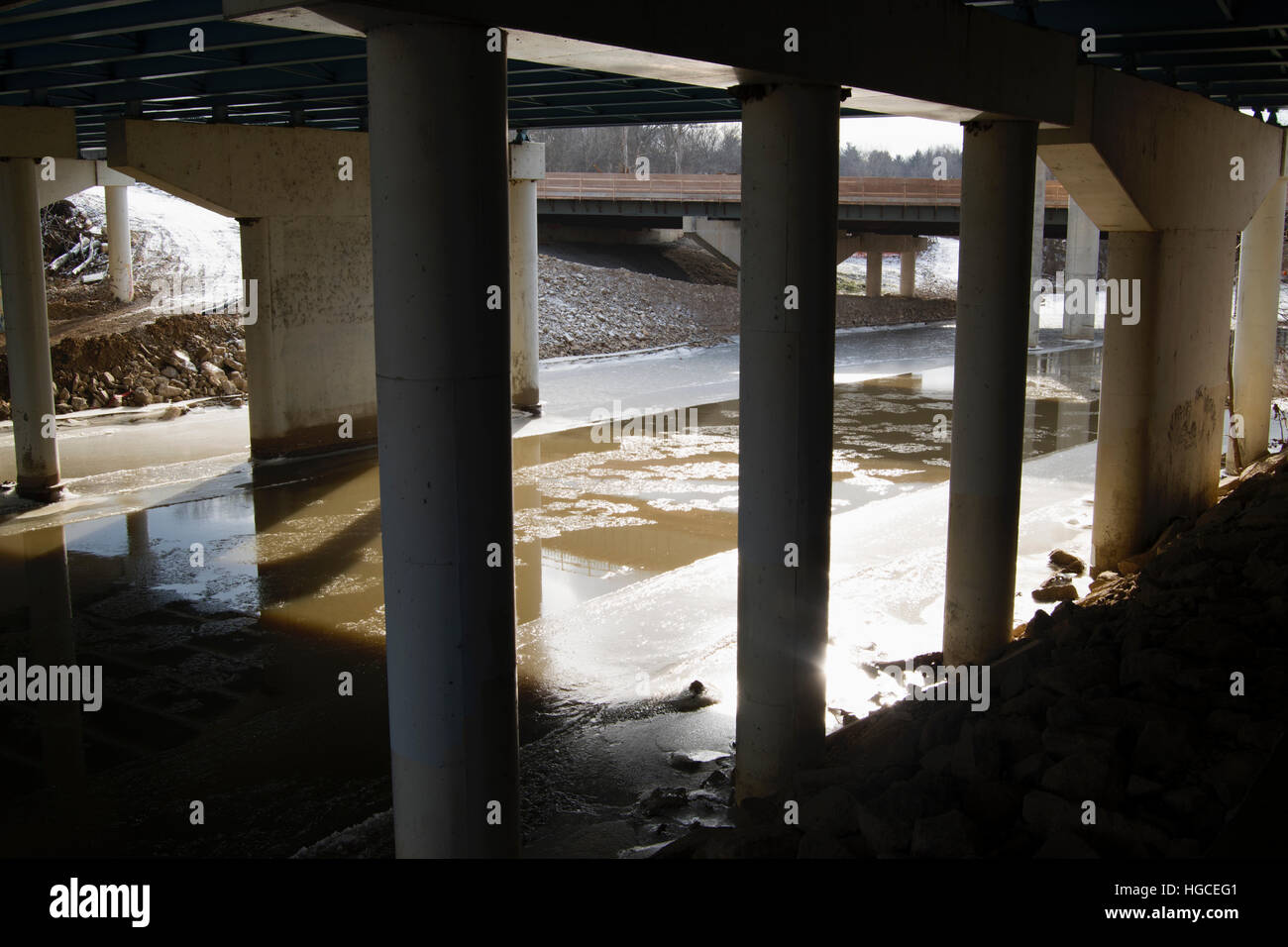 Highway highway overpass hi-res stock photography and images - Alamy