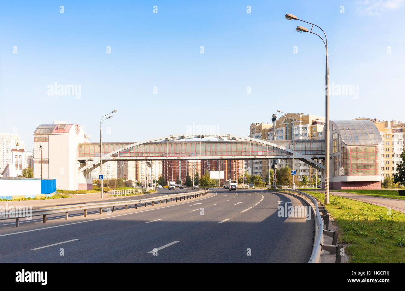 Pedestrian bridge over highway hi-res stock photography and images - Alamy