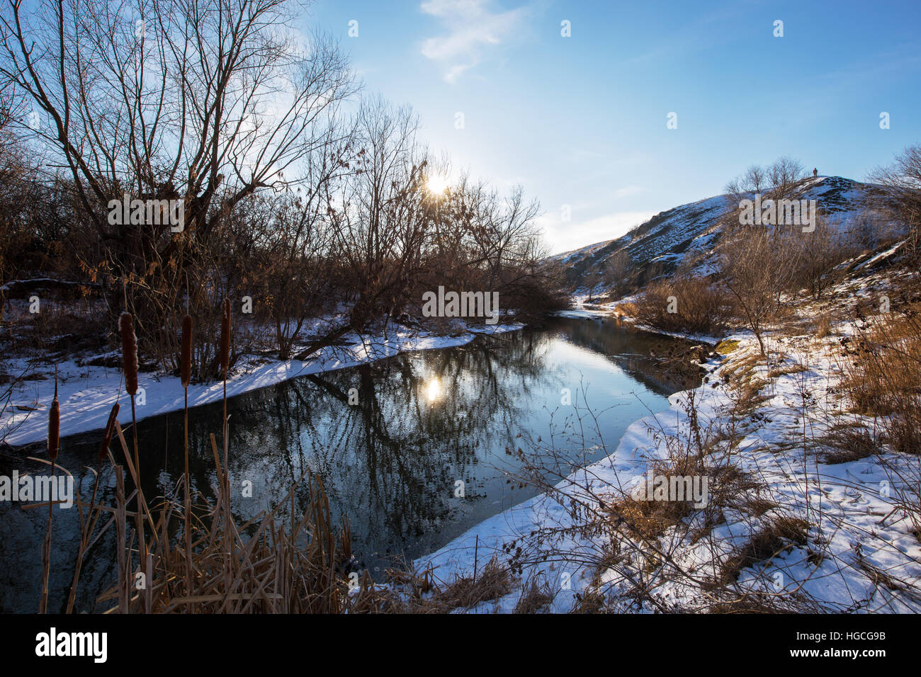 Winter scene river hi-res stock photography and images - Alamy