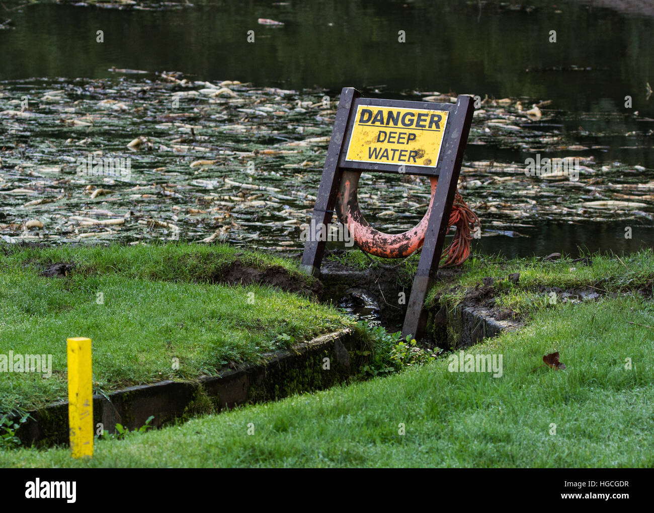 Danger deep cold water keep out hi-res stock photography and images - Alamy