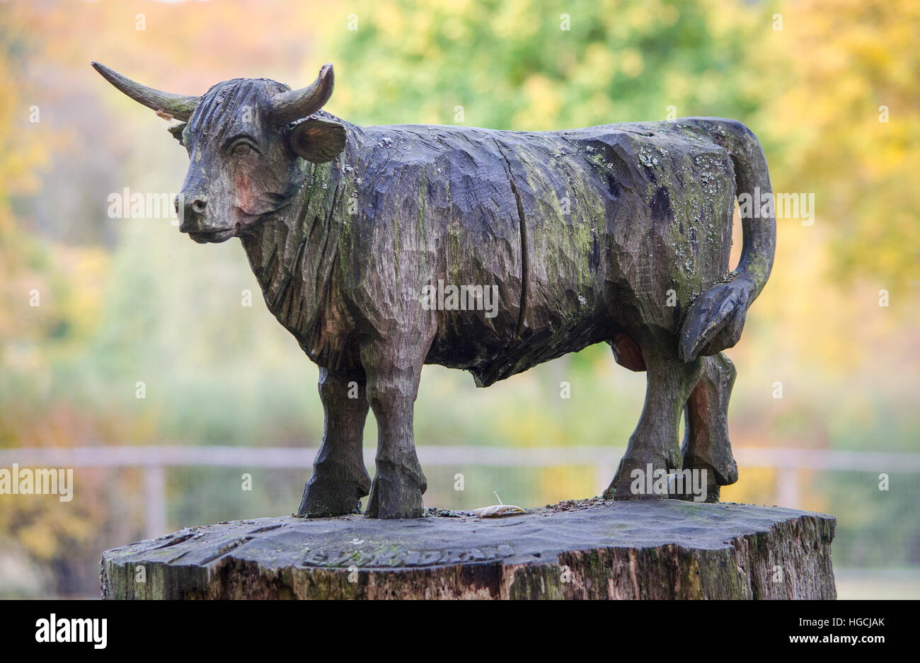 Bull figure hi-res stock photography and images - Alamy