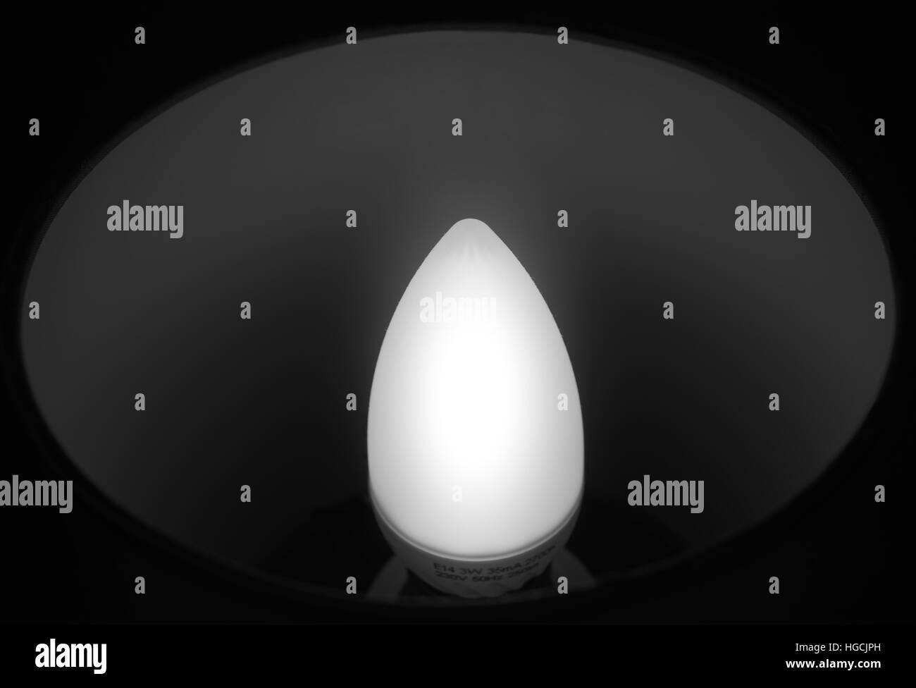 Light bulb black white hi-res stock photography and images - Alamy