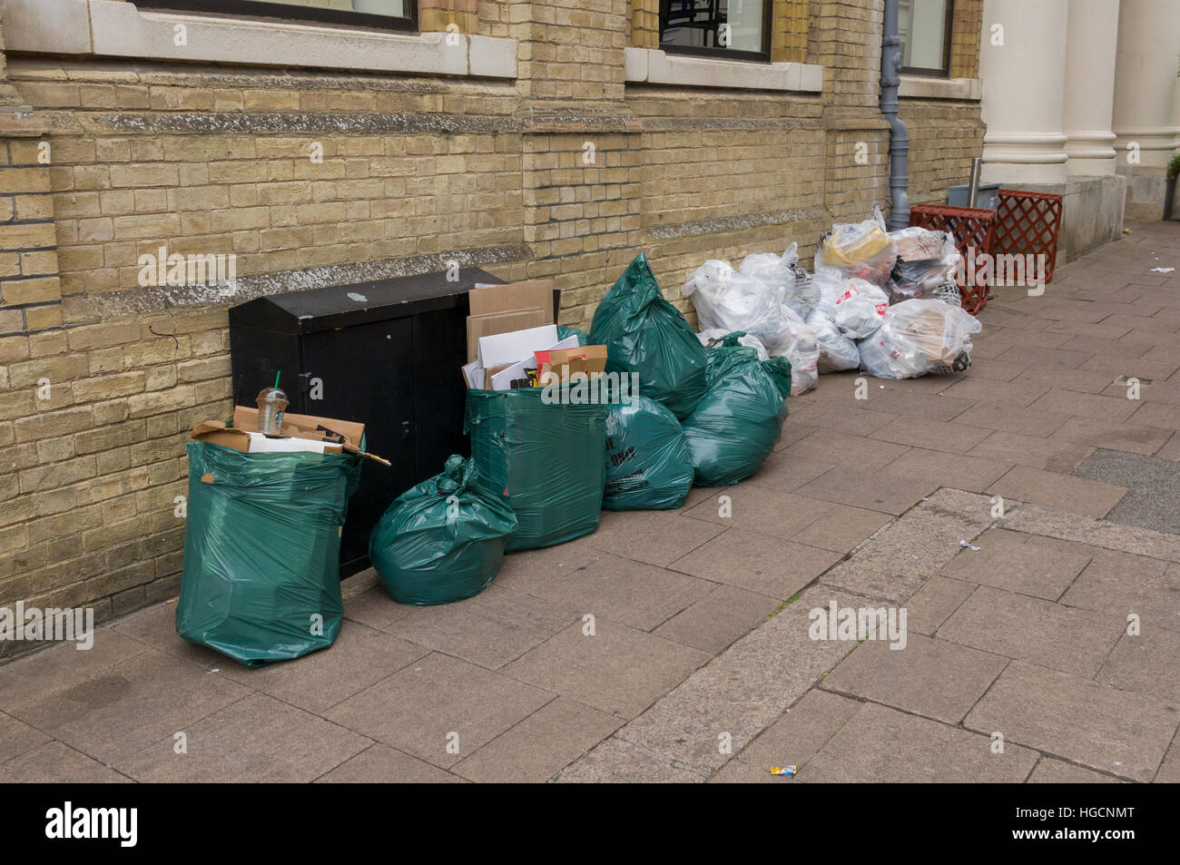 Trash in the street hi-res stock photography and images - Alamy