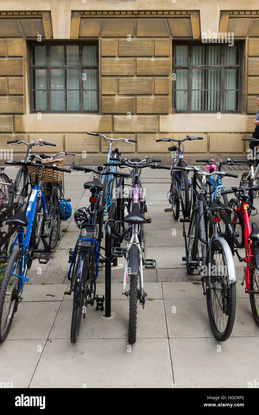Bicycles in Cambridge city centre Stock Photo - Alamy