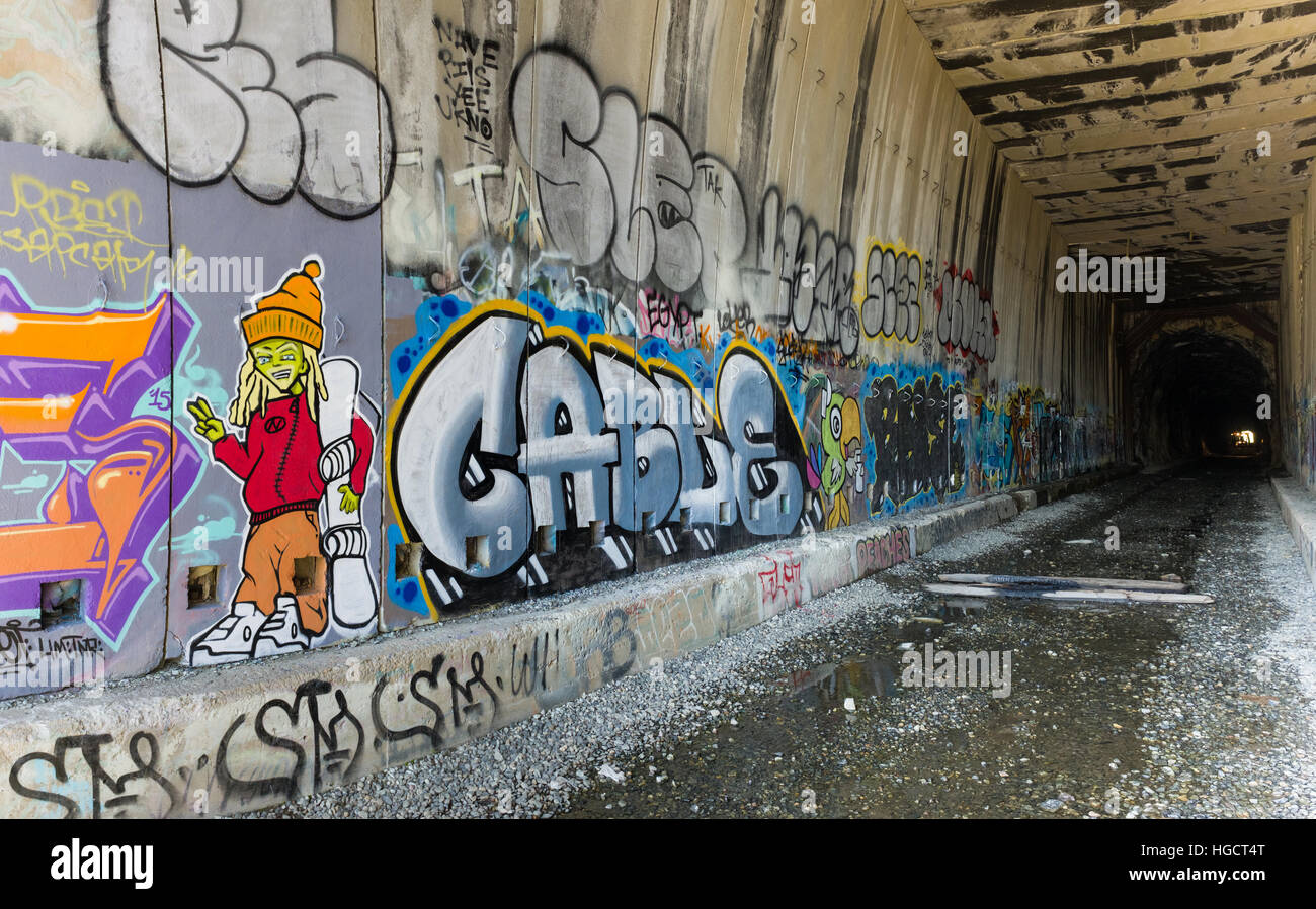 Concrete spray paint hi-res stock photography and images - Alamy