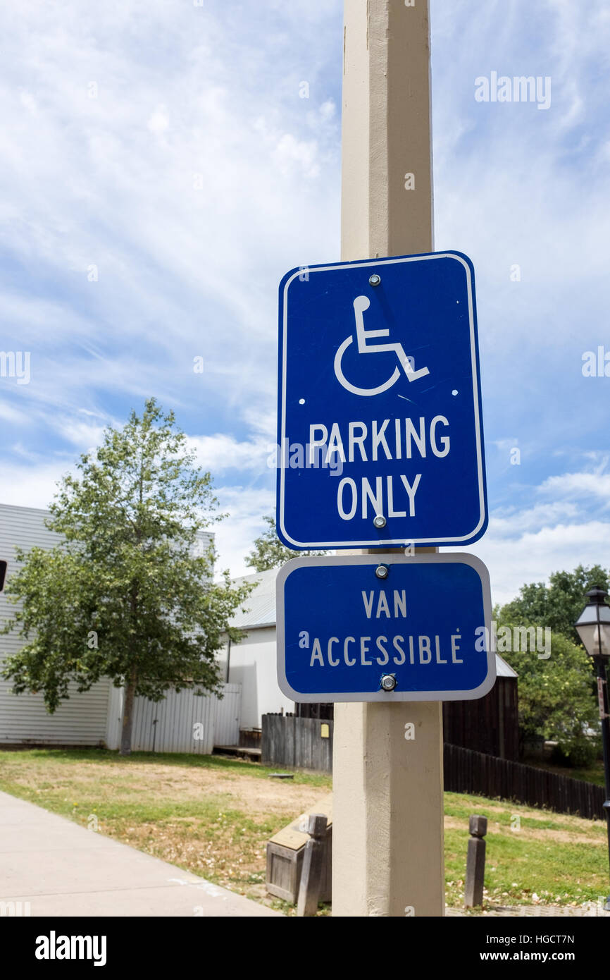 Disabled parking only sign Stock Photo - Alamy Disabled parking only sign Stock Photo - Alamy