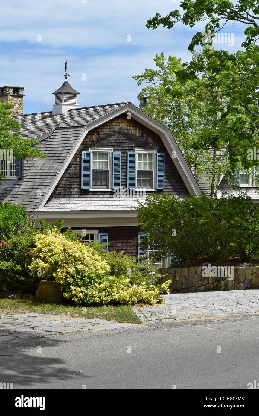 Shingled house hi-res stock photography and images - Alamy