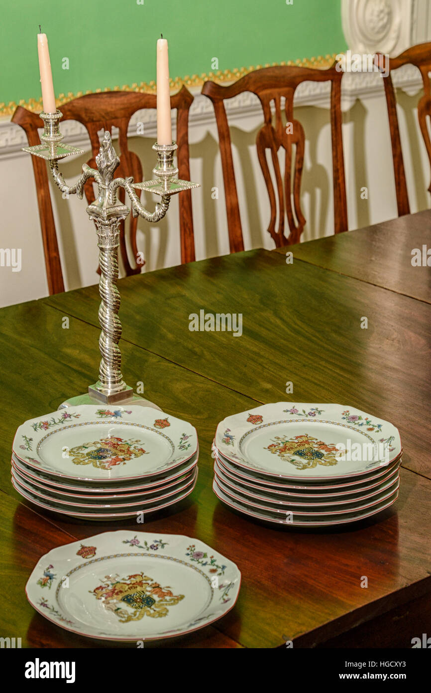 Colonial Williamsburg Governor's Palace dinner plates Stock Photo - Alamy