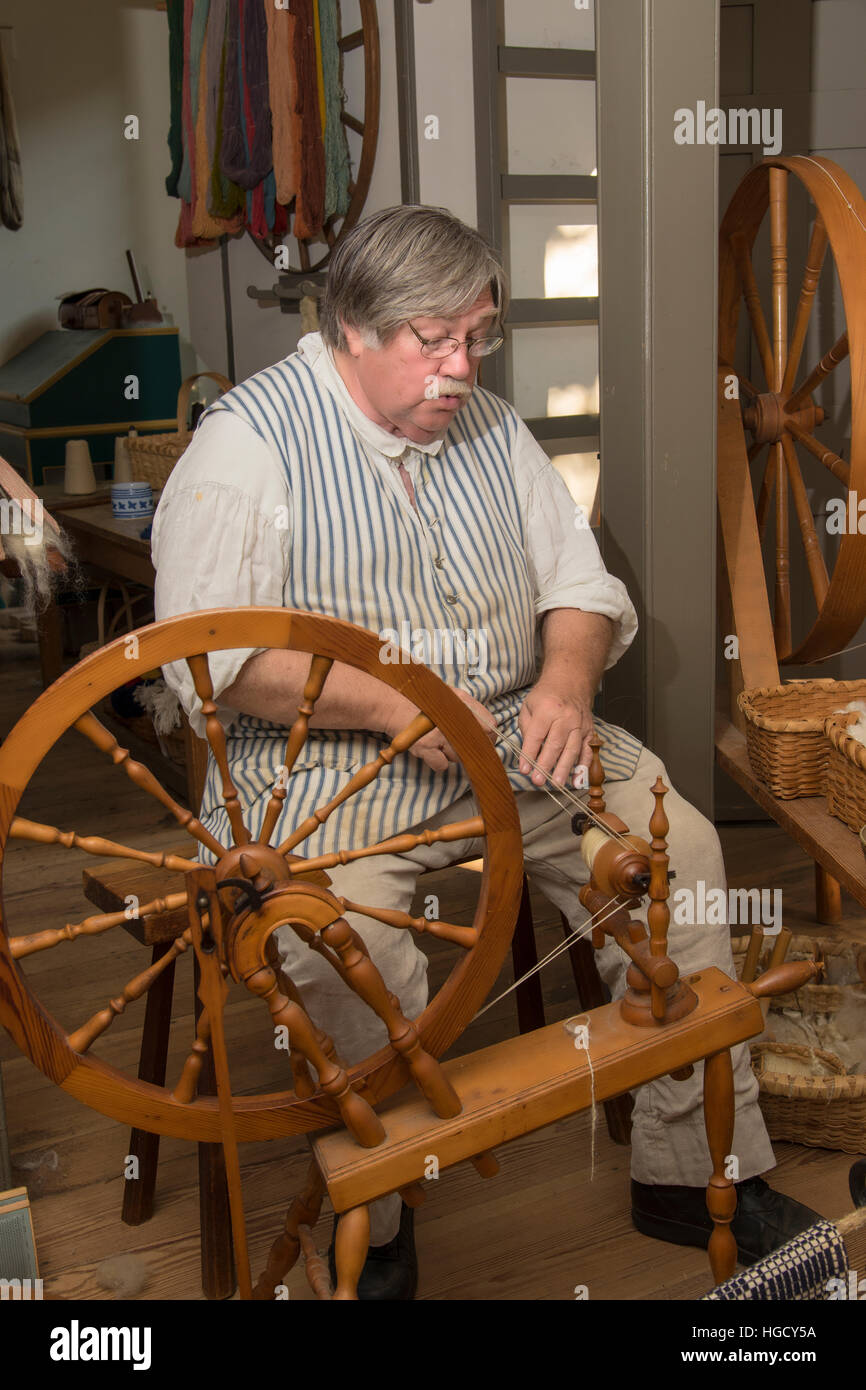 Spinning wheel 18th century hi-res stock photography and images - Alamy