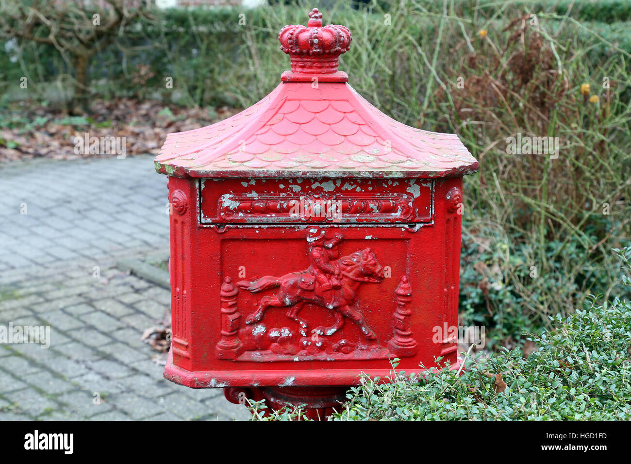 Rusted mailbox hi-res stock photography and images - Alamy
