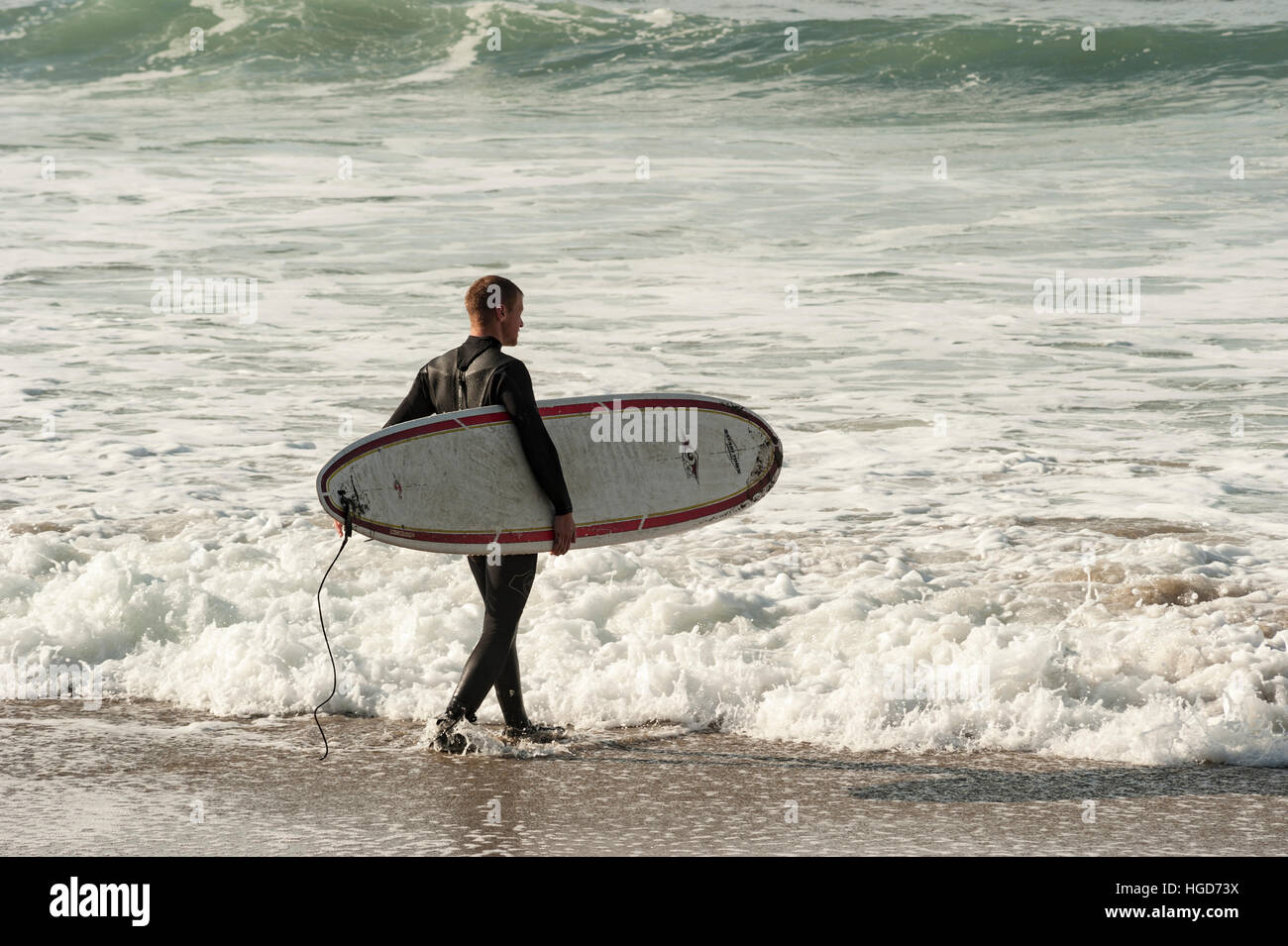 Breaking boards hi-res stock photography and images - Alamy