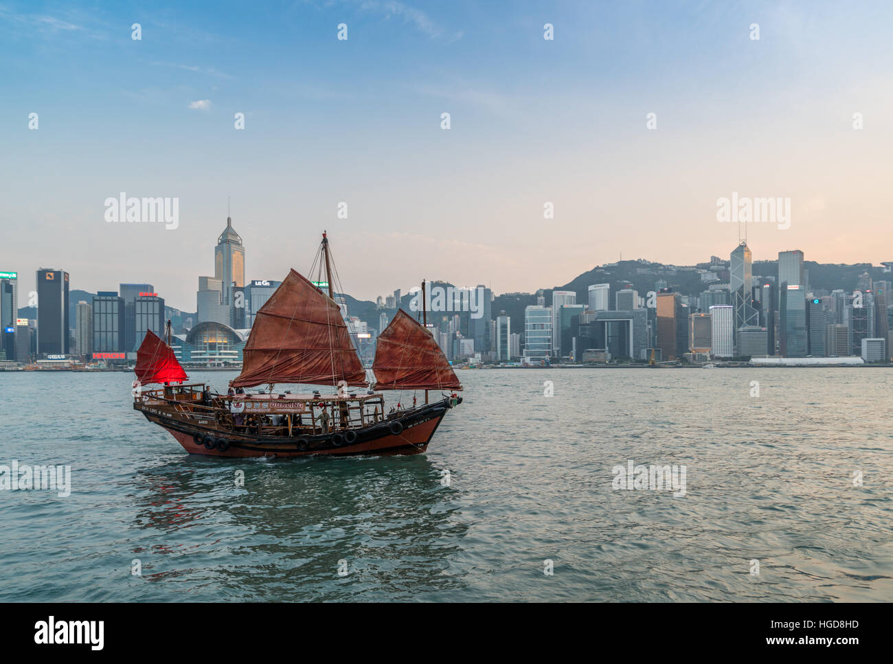 Junk boat in Hongkong Stock Photo - Alamy