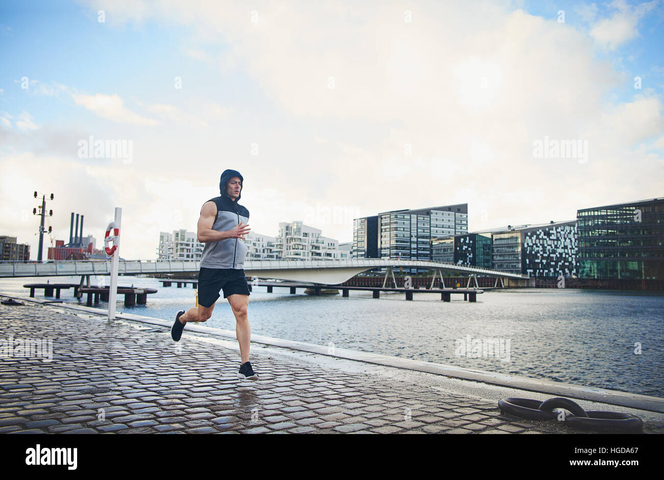 Horizontal straight on shot hi-res stock photography and images - Alamy