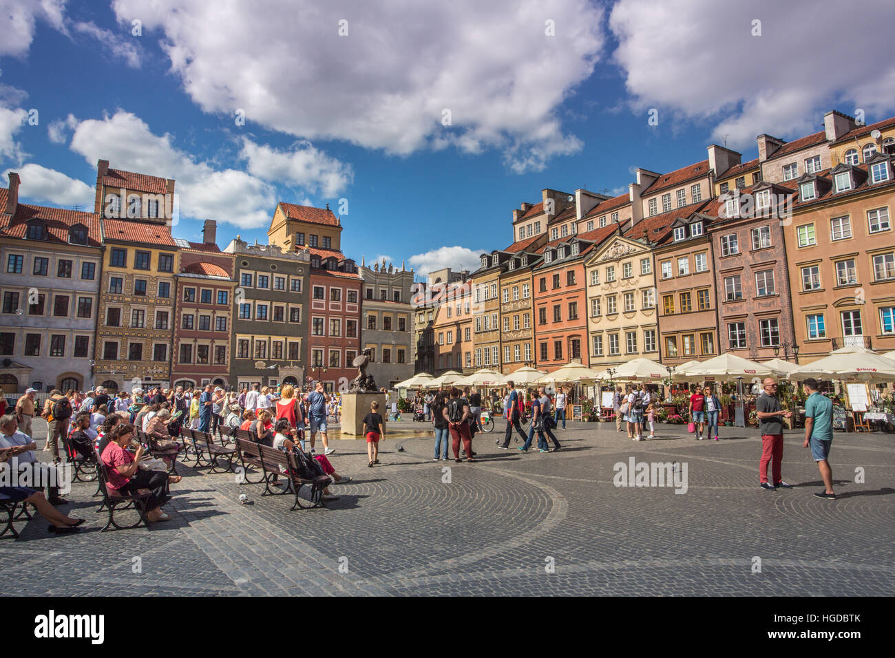 Town square city square hi-res stock photography and images - Alamy
