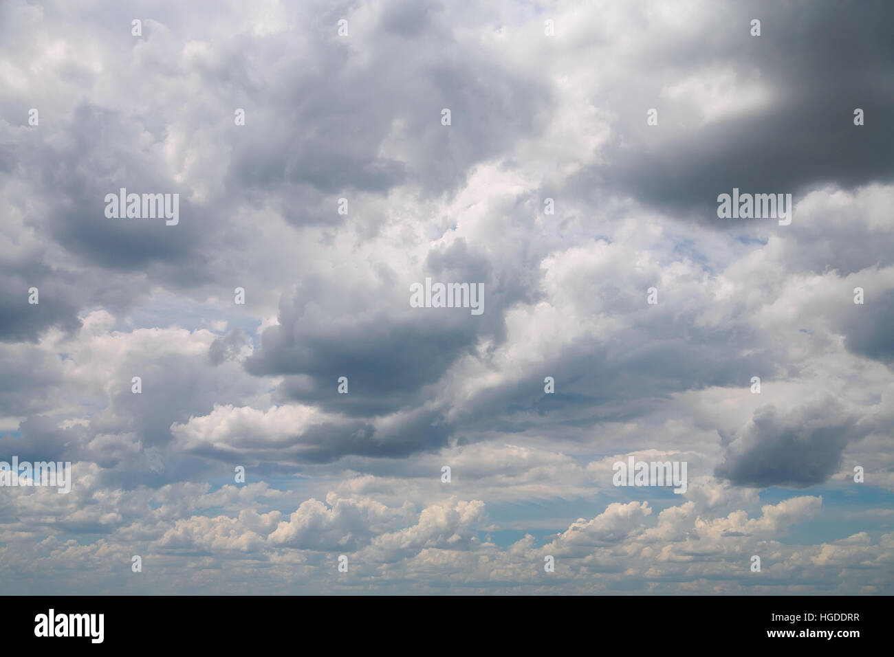 Cloudy sky on a overcast day Stock Photo - Alamy