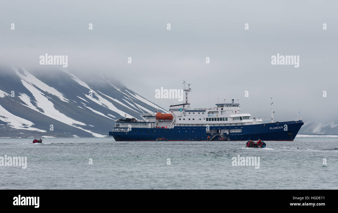 Spitsbergen, Svalbard, Smeerenburgfjord, ship Stock Photo - Alamy
