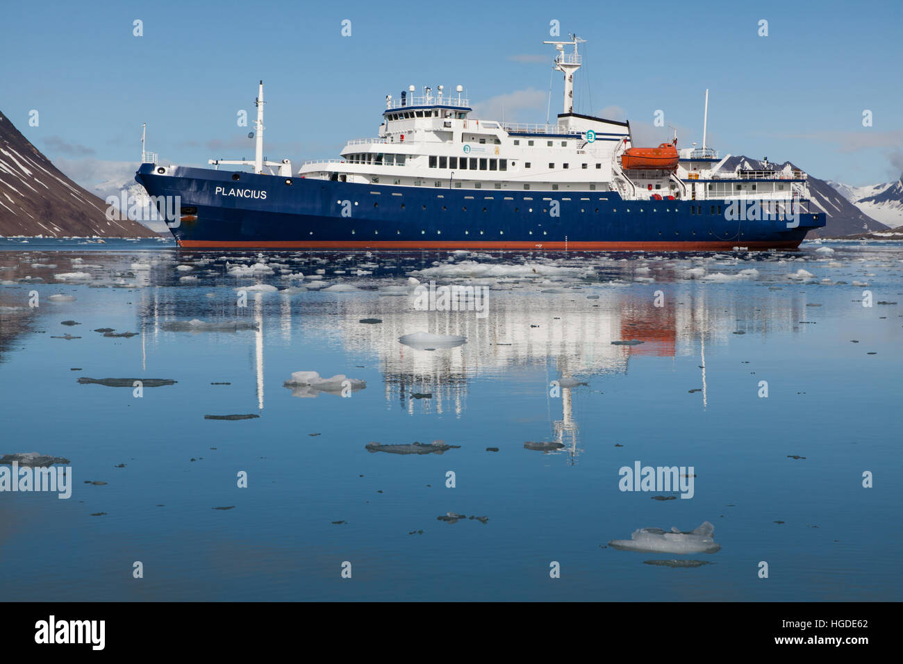 Spitsbergen, Svalbard, glacier, Hornsund, ship Stock Photo - Alamy