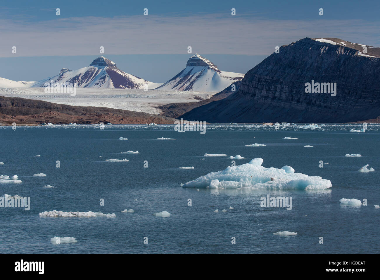 Spitsbergen, Svalbard, Kongsfjord, pack ice, water Stock Photo - Alamy