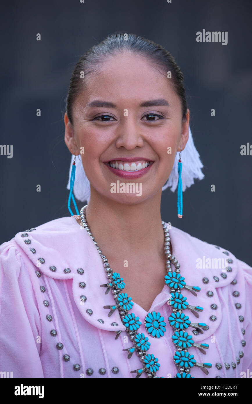 Dine navajo hi-res stock photography and images - Alamy