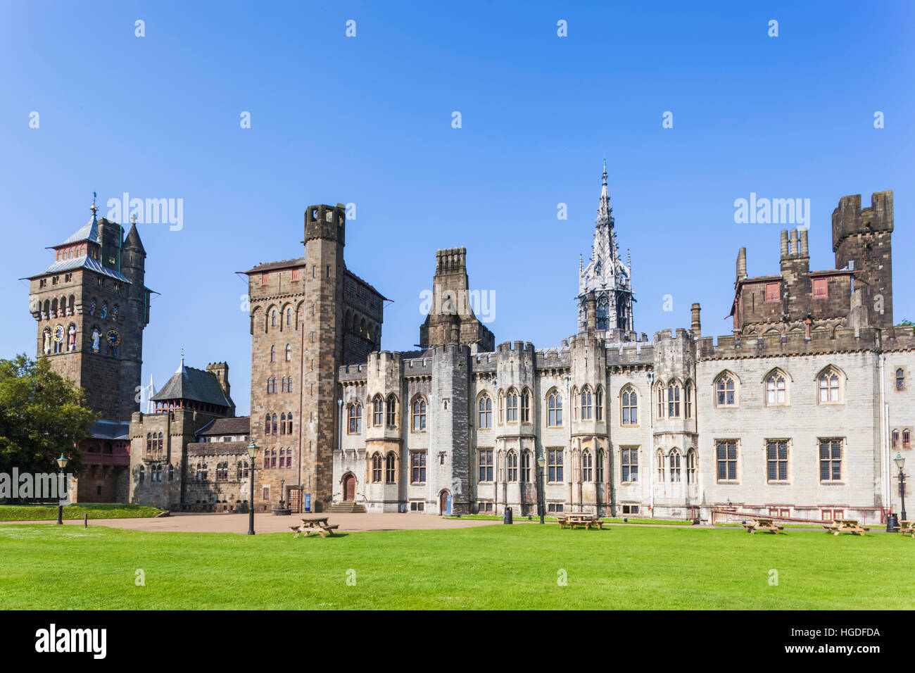 Wales, Cardiff, Cardiff Castle Stock Photo - Alamy