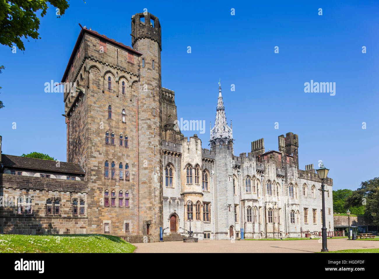 Wales, Cardiff, Cardiff Castle Stock Photo - Alamy