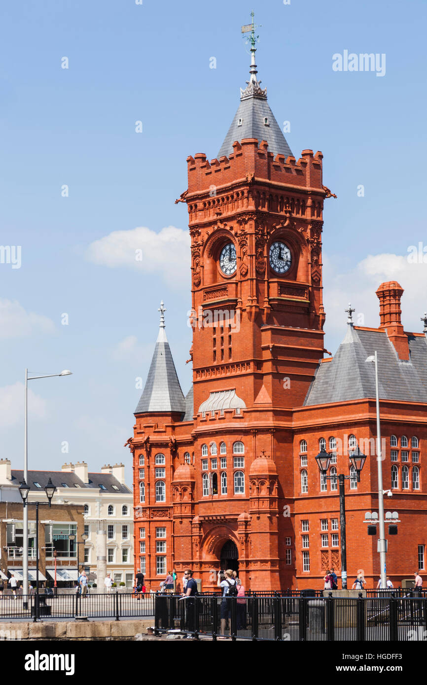 Wales, Cardiff, Cardiff Bay, Pierhead Building Stock Photo - Alamy