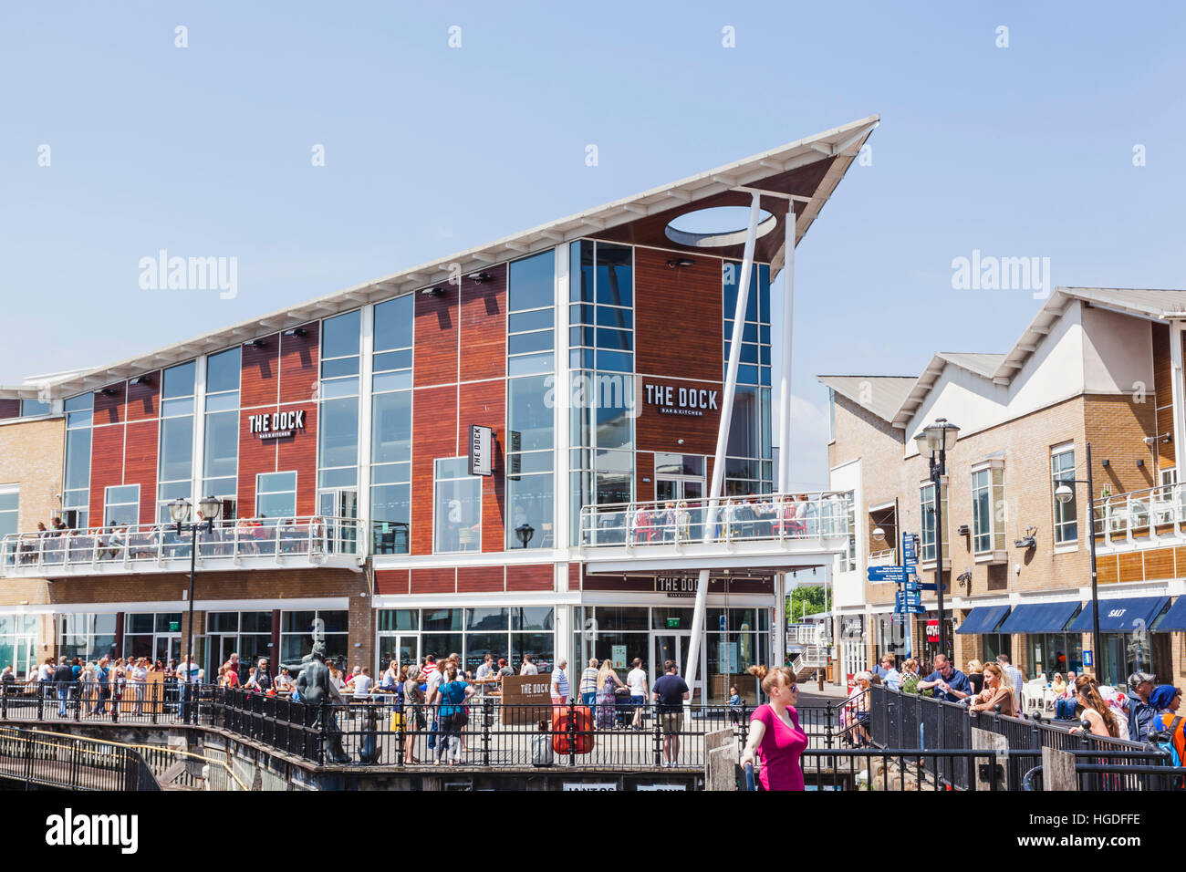 Cardiff bay waterfront hi-res stock photography and images - Alamy