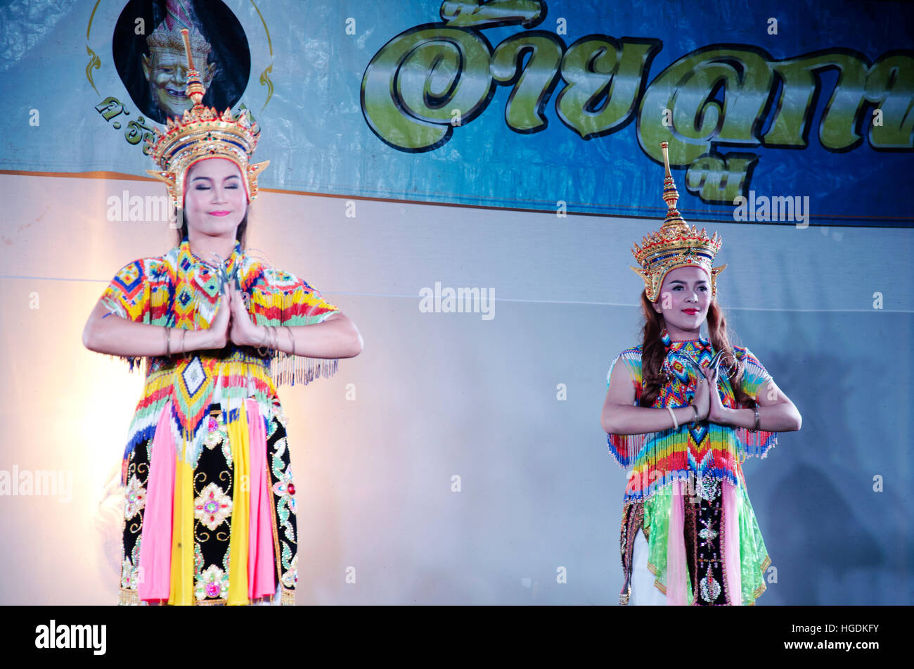 Manorah thai traditional dance hi-res stock photography and images - Alamy