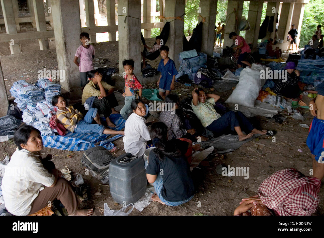 Border Cambodia Thailand Poipet Stock Photos & Border Cambodia Thailand ...