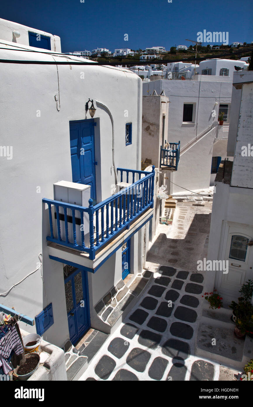 Lane and whitewashed buildings Mykonos Greece Stock Photo - Alamy