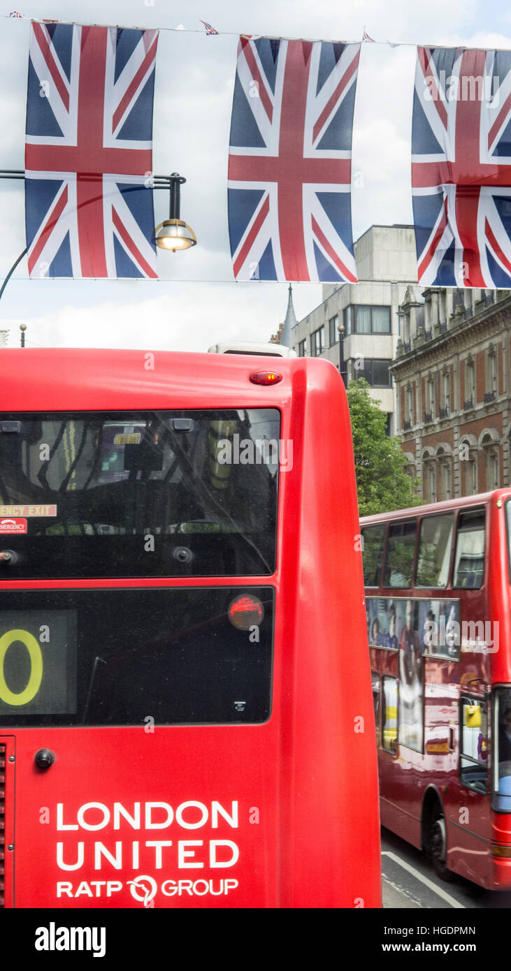 Buses that are well red hi-res stock photography and images - Alamy