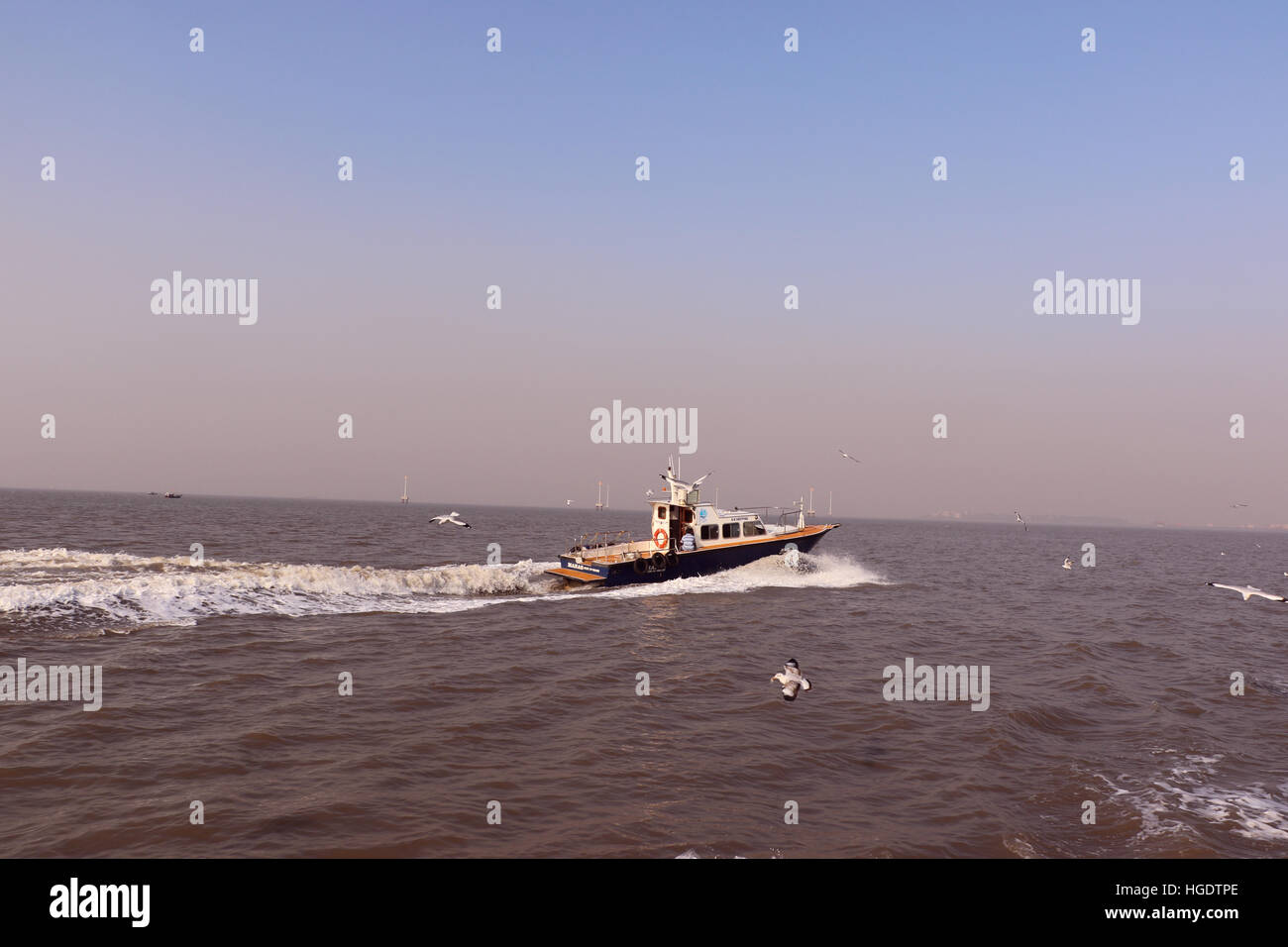 Ferry boats and ships Stock Photo - Alamy